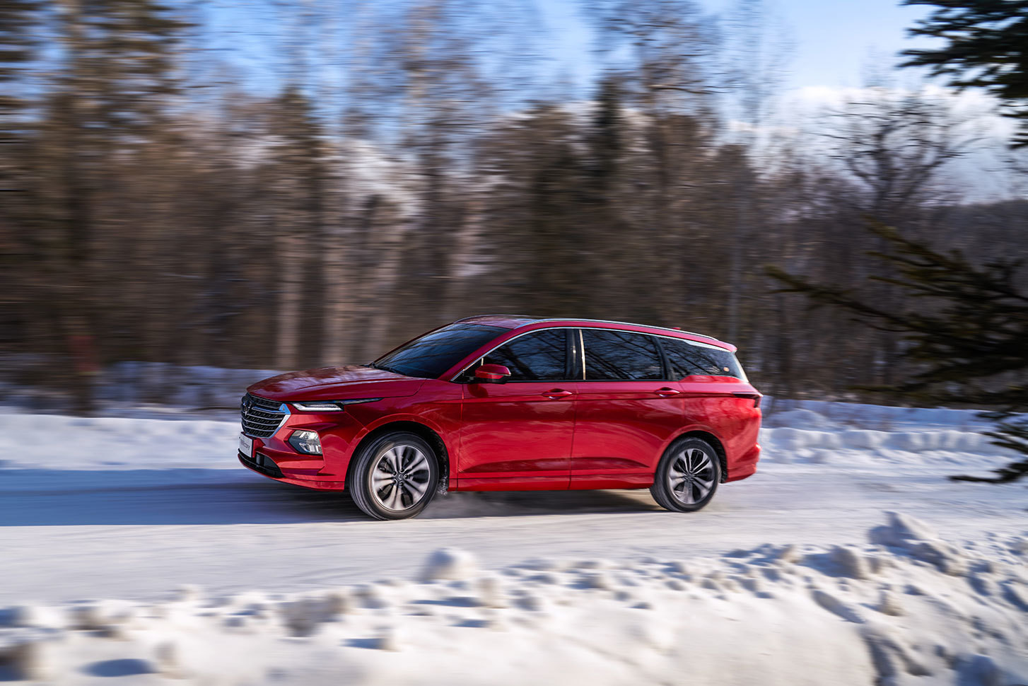 Energy Features Wuling Capgemini 5-Door Chinese Car with Large Business ...